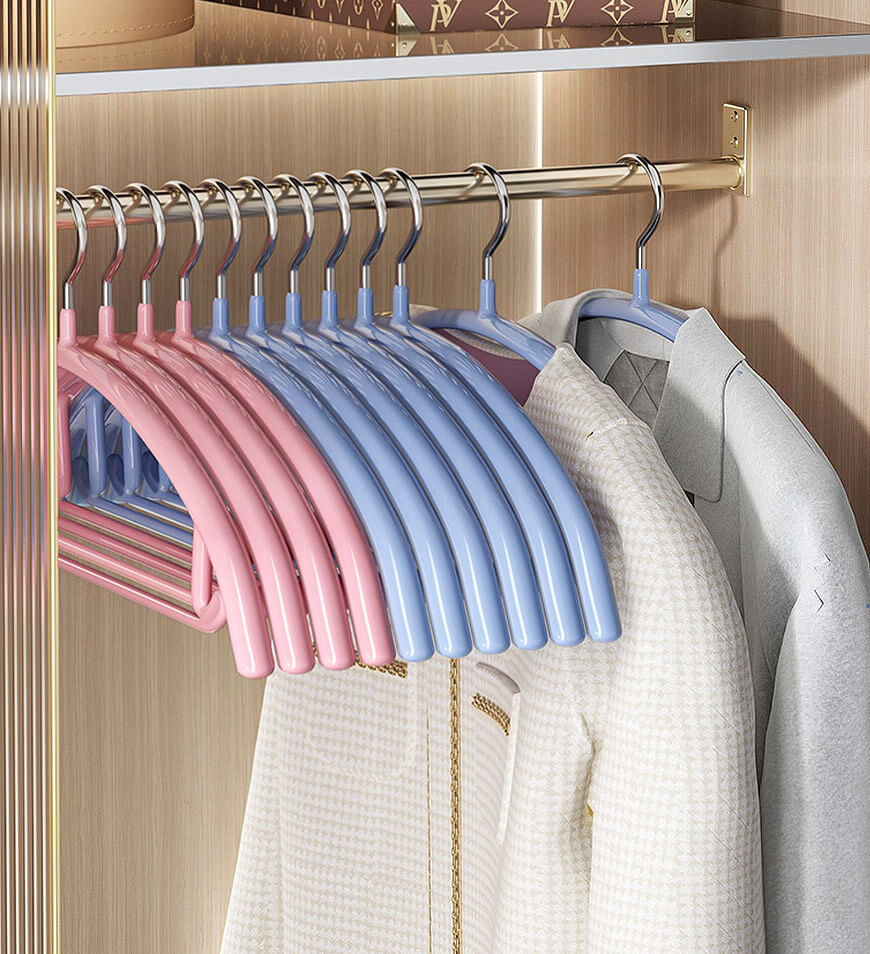 Joybos®16.5 " Non-Slip Space Saving Hangers in Rainbow Colors